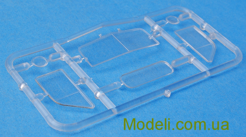 Сборная модель грузового автомобиля "Studebaker US6" с советским ...