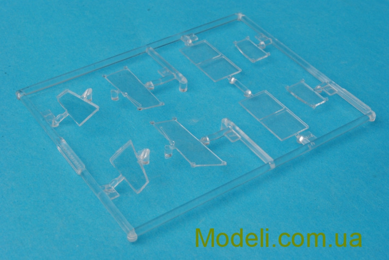 Сборная пластиковая масштабная модель артиллерийского тягача Quad ...