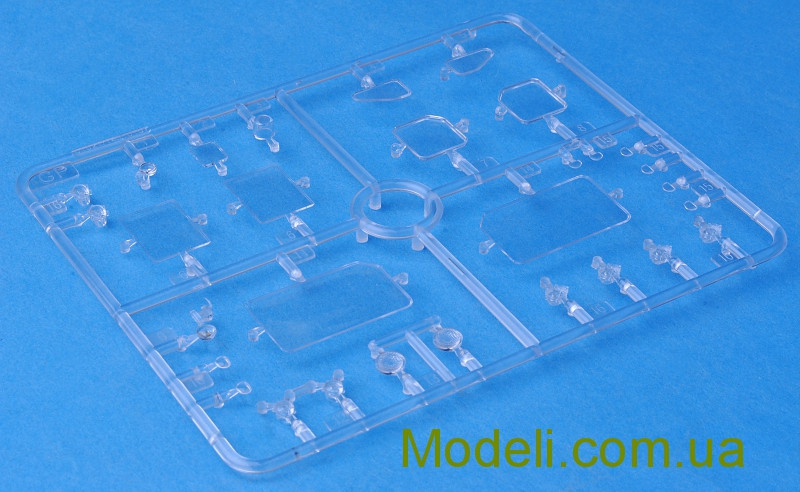 Сборная модель 1:35 HEMTT M983 TRUMPETER 01021 Хоббі Маркет Modeli.com.ua